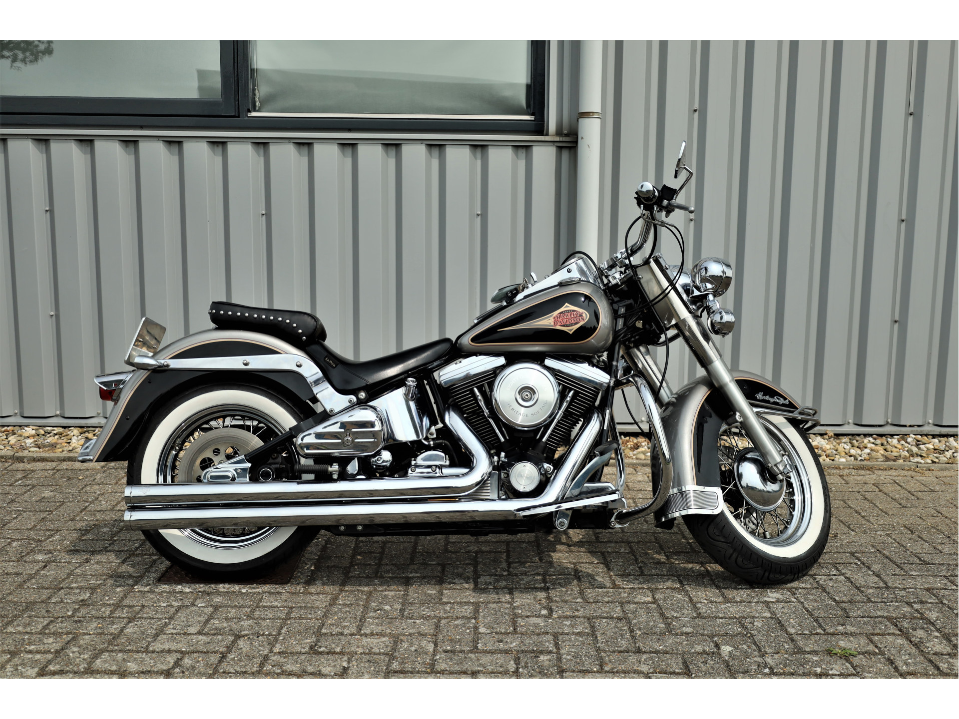 Harley-Davidson--FLSTC Heritage Softtail Classic 22165 miles-kopen